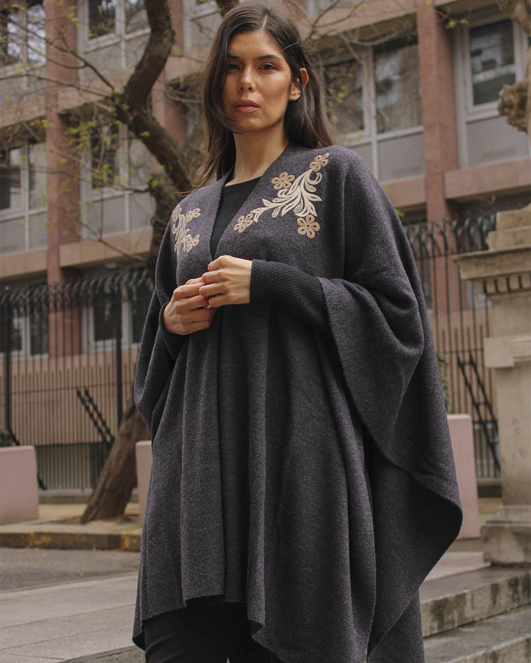 PONCHO CUERO - Lamodec